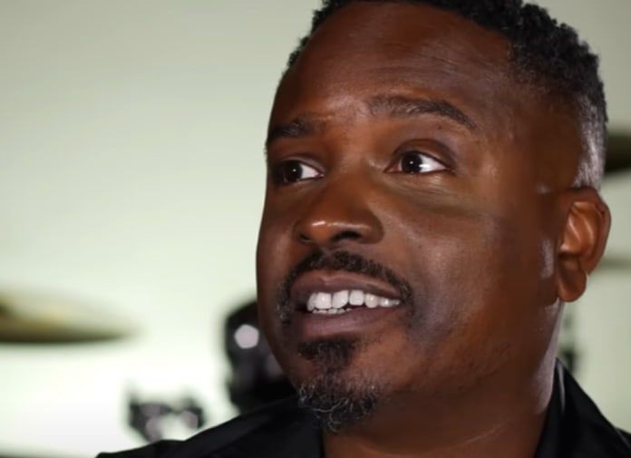 "Lion King" singer says mum changed his life by rejecting a whopping ...